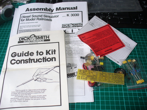 K3030_diesel_sound_simulator_kit_contents – tronixstuff.com